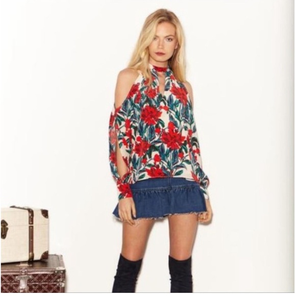 Chloe Oliver | Tops | Chloe Oliver Floral | Poshmark